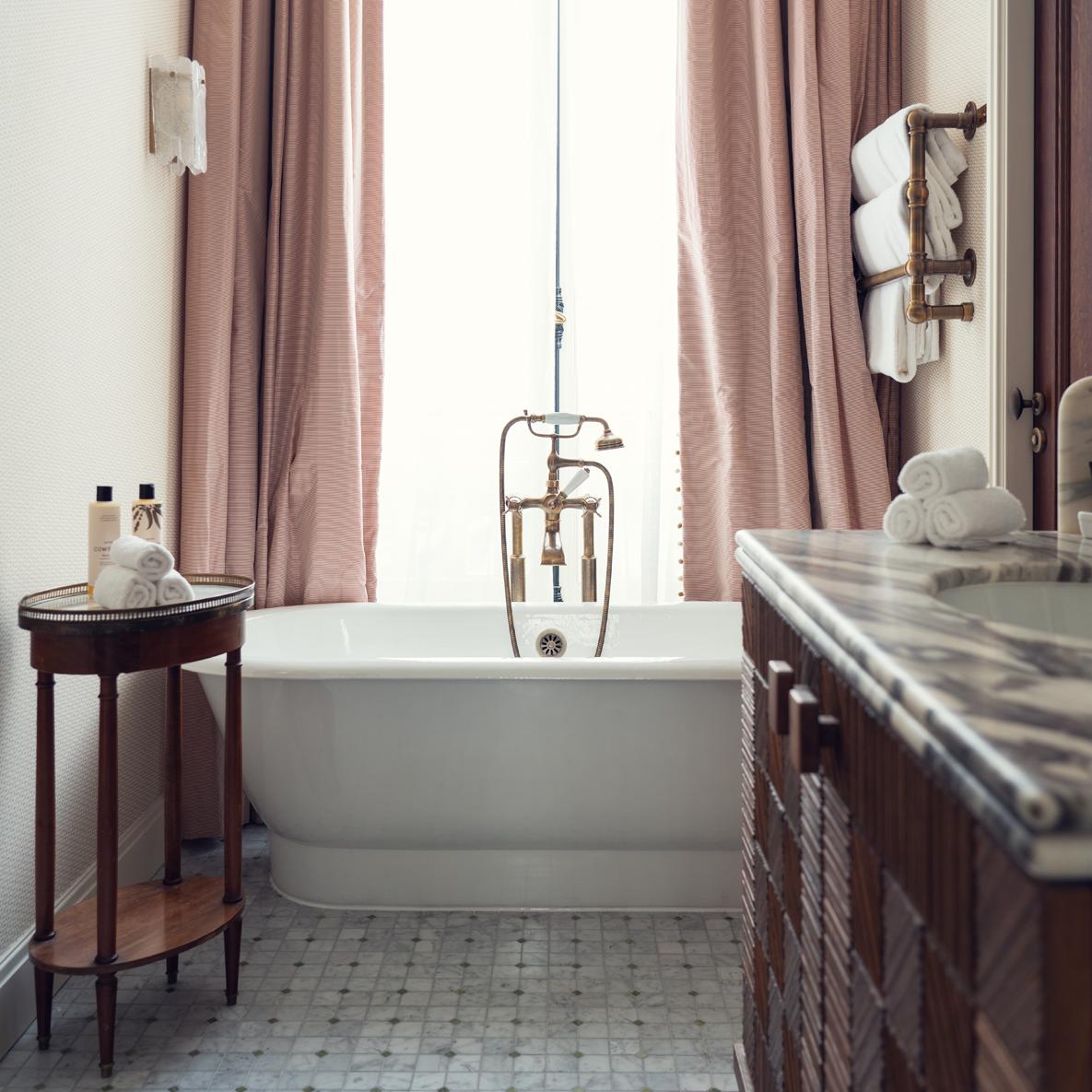 How to design a Soho House bathroom at home