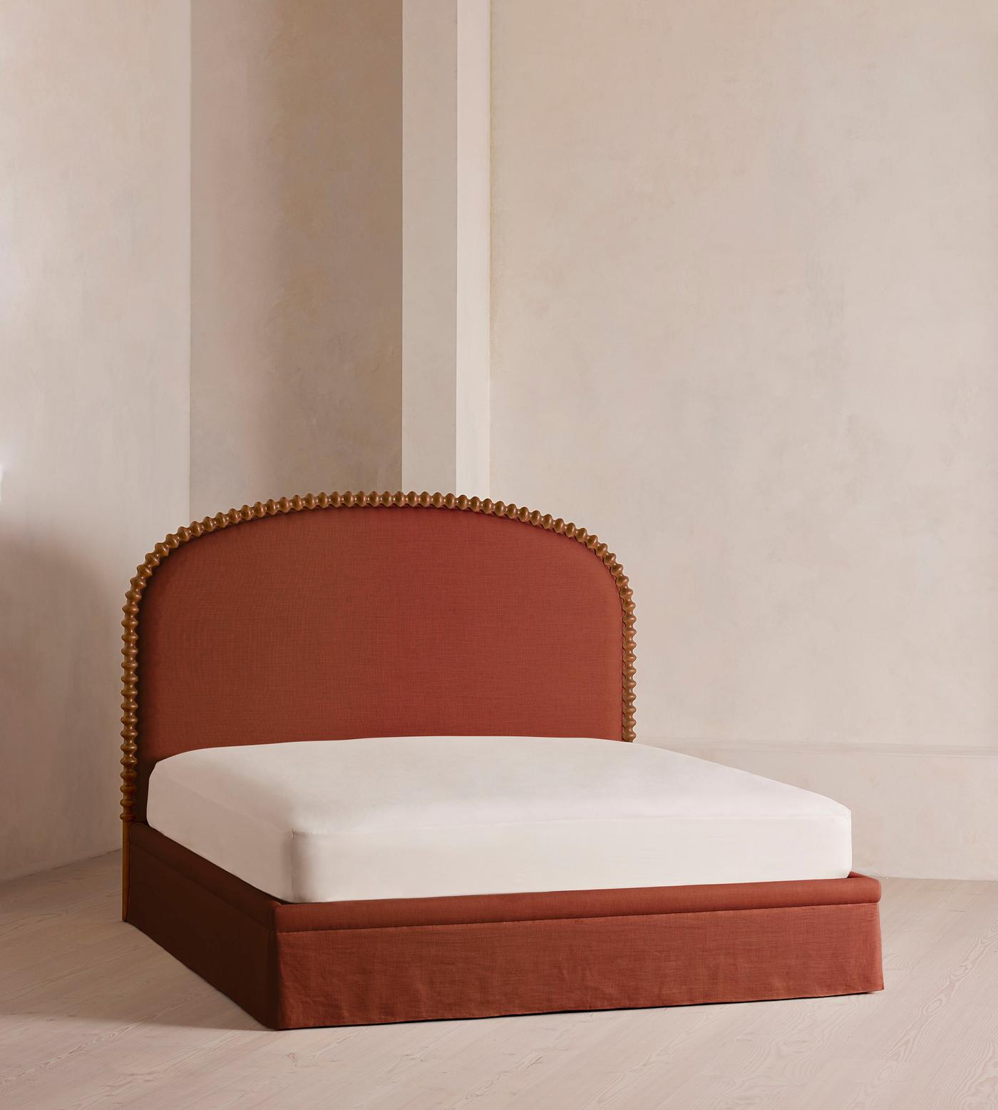 Mika Bed, King, Linen, Sienna