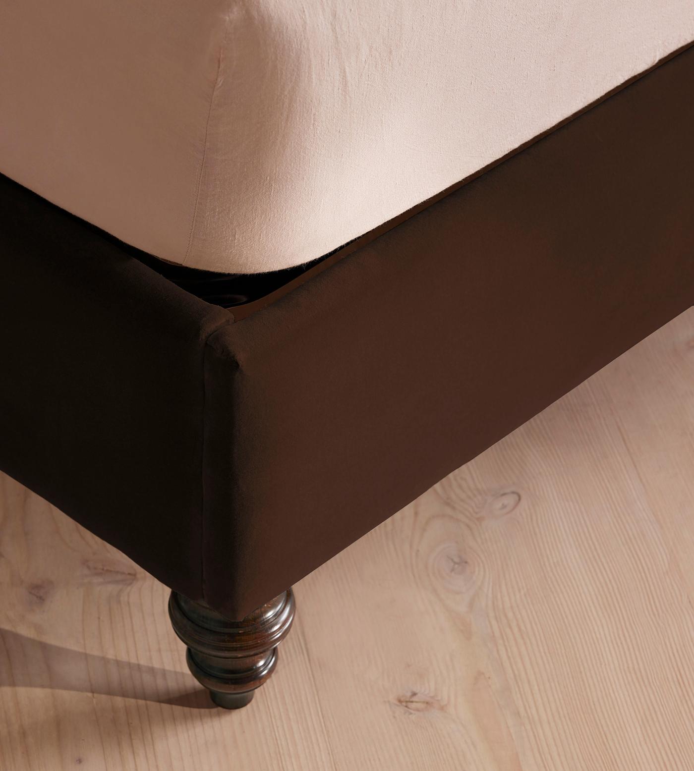 Rivas Bed, Double, Velvet, Chocolate - Soho Home