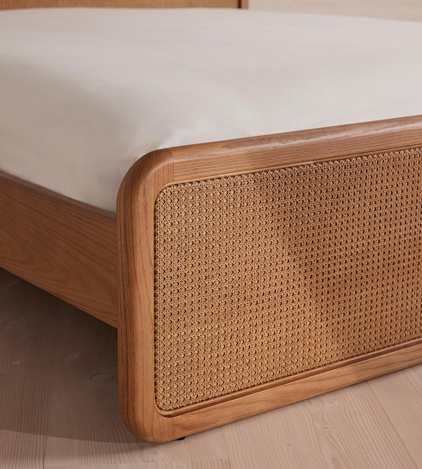 Oscar Cane & Oak Bed, King