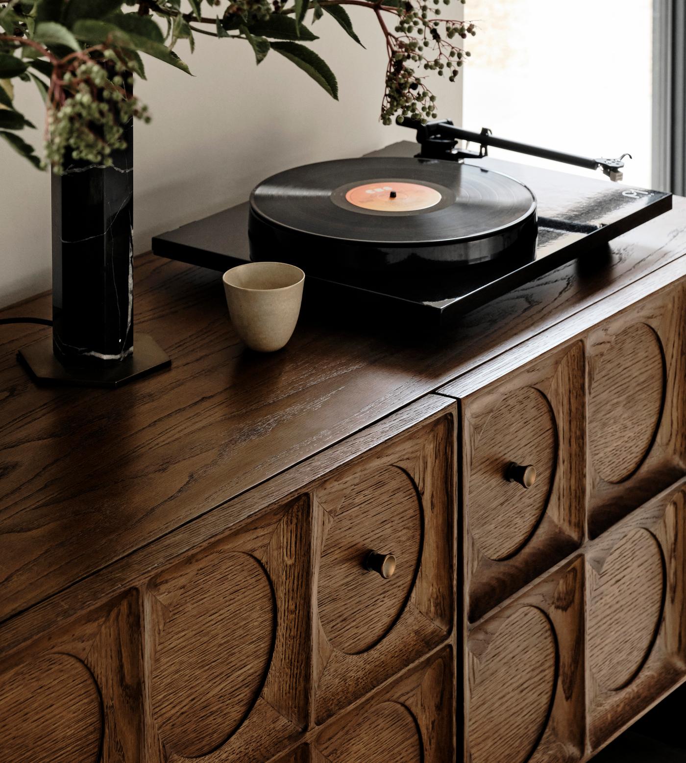 Marcel Media Unit, Medium Oak