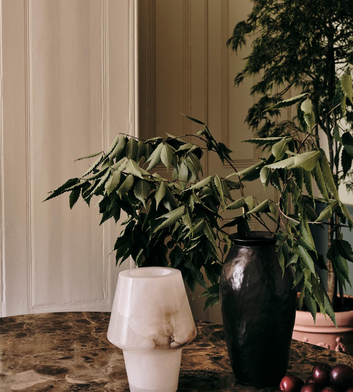 Logan Alabaster Table Lamp, US