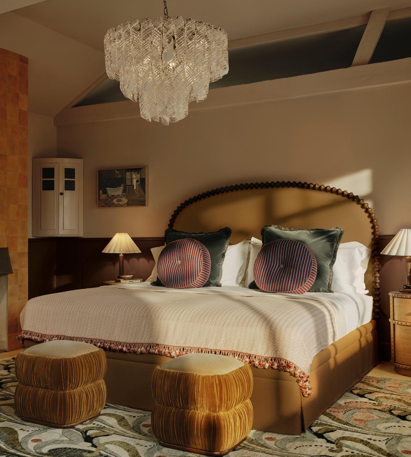 Mika Bed, King, Linen, Ochre