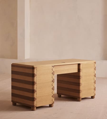 Anuel Desk