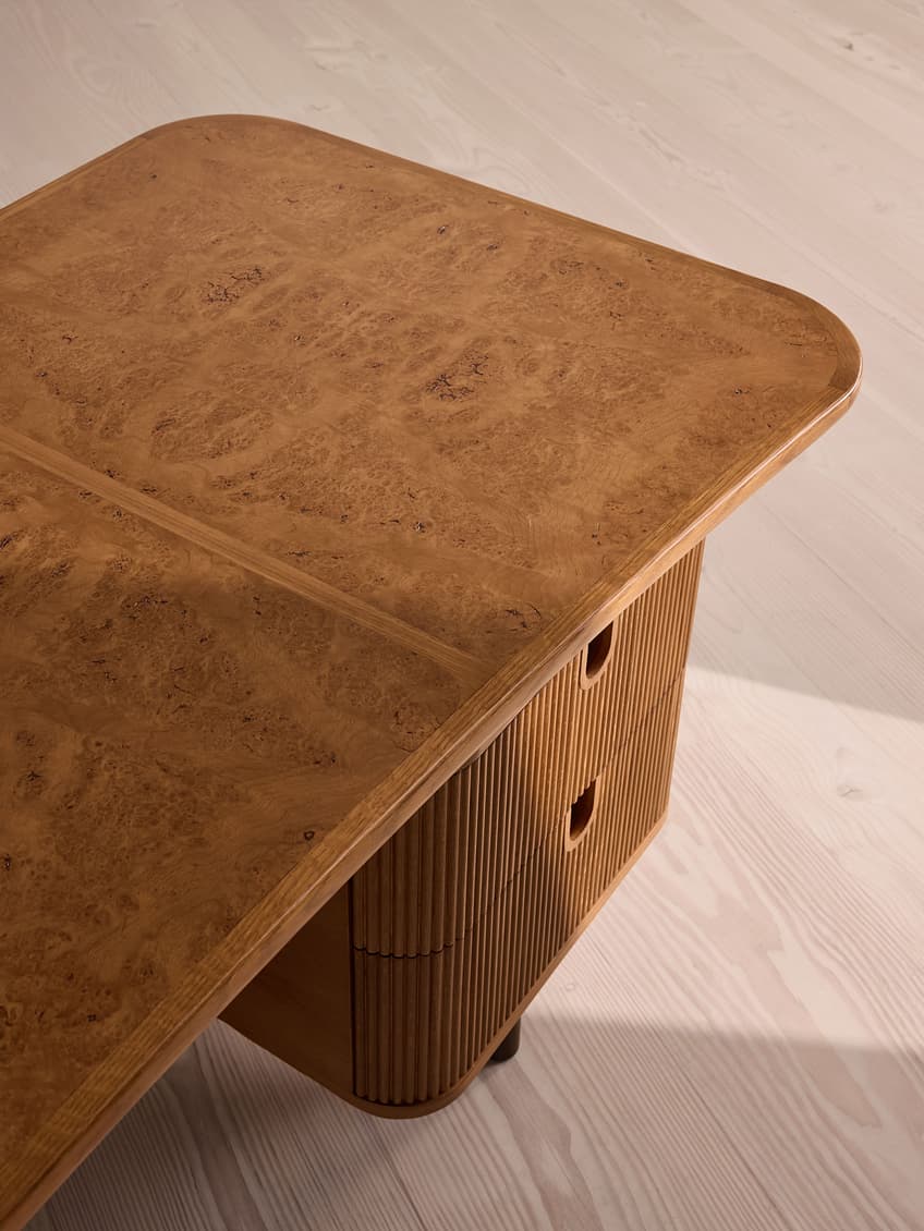 Alvis Desk