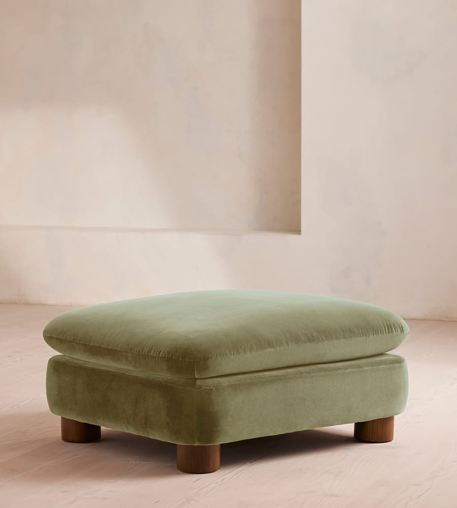 Vivienne Ottoman, Velvet Lichen, US