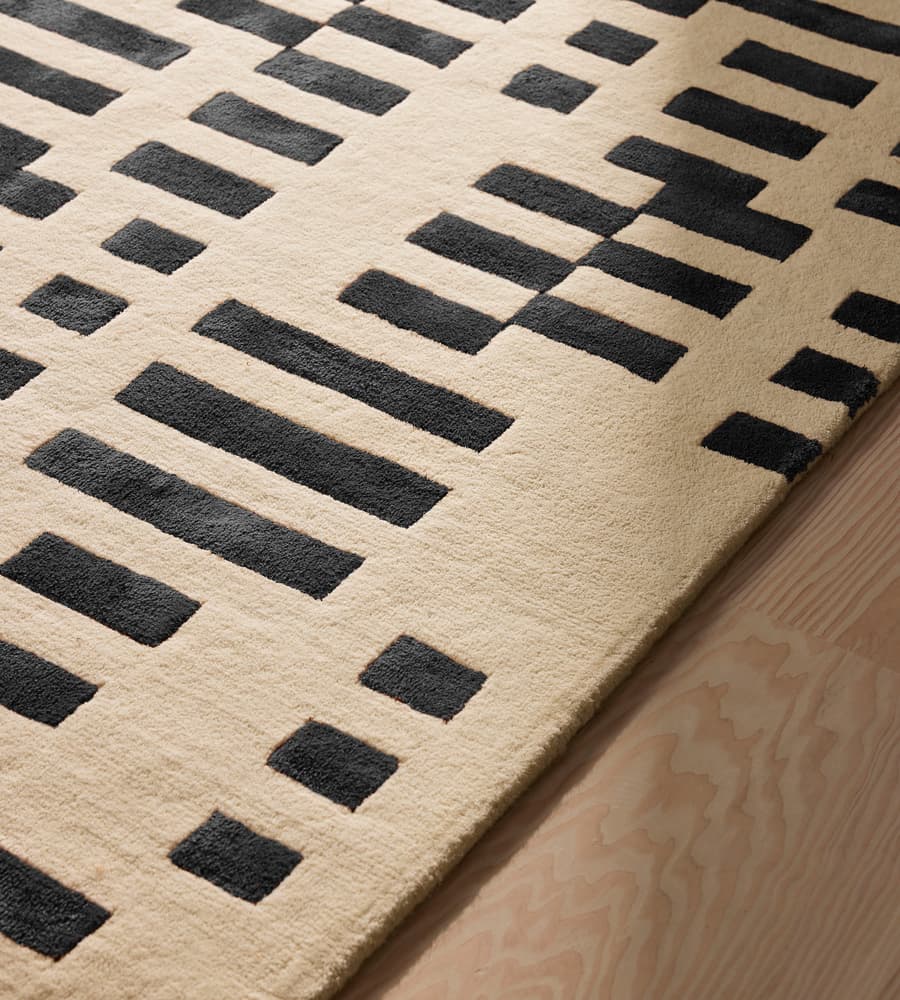 Raya Rug Black, 170 x 240cm