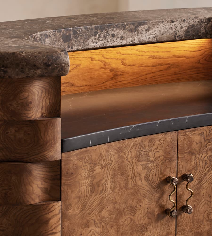 Locanda Bar, Dark Emperador Marble