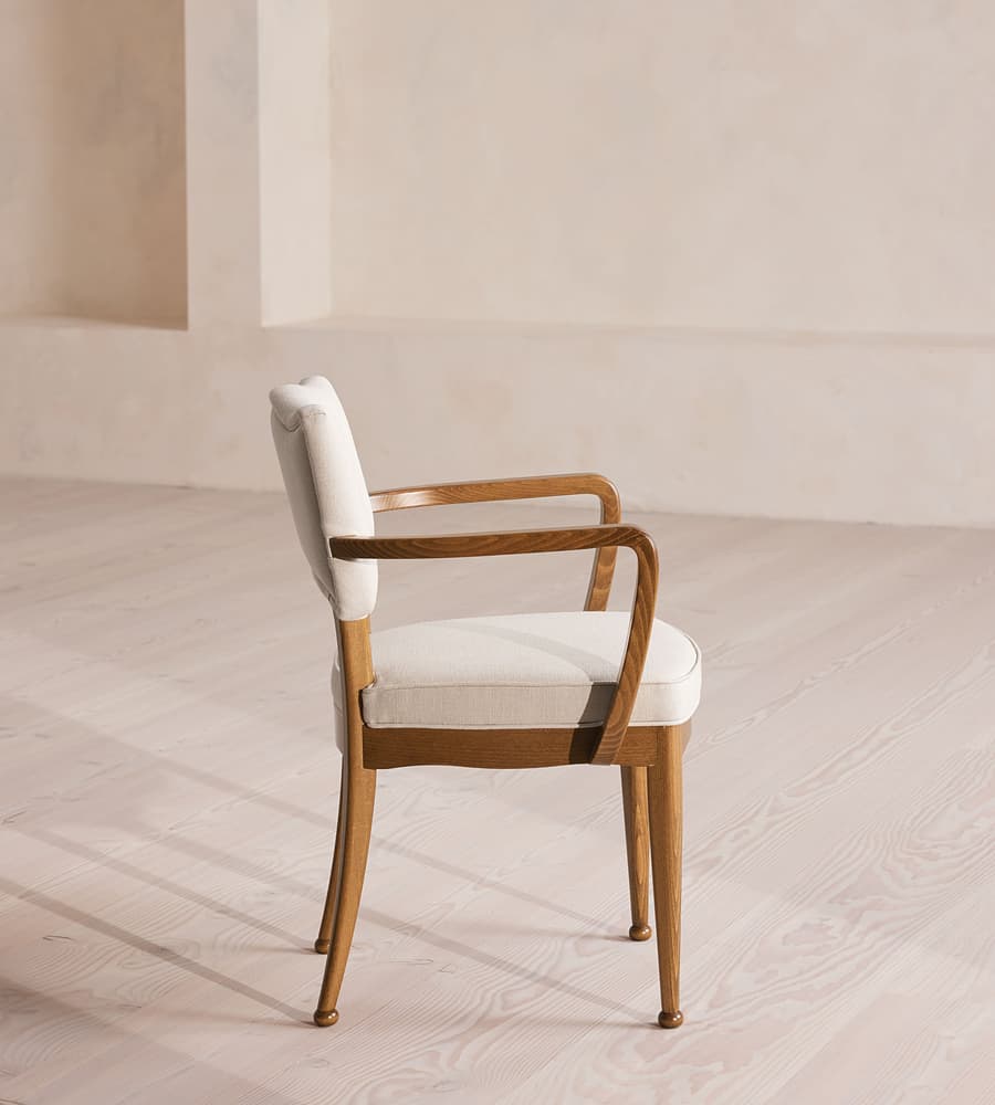 Charleston Dining Chair With Arms, Natural Linen, US