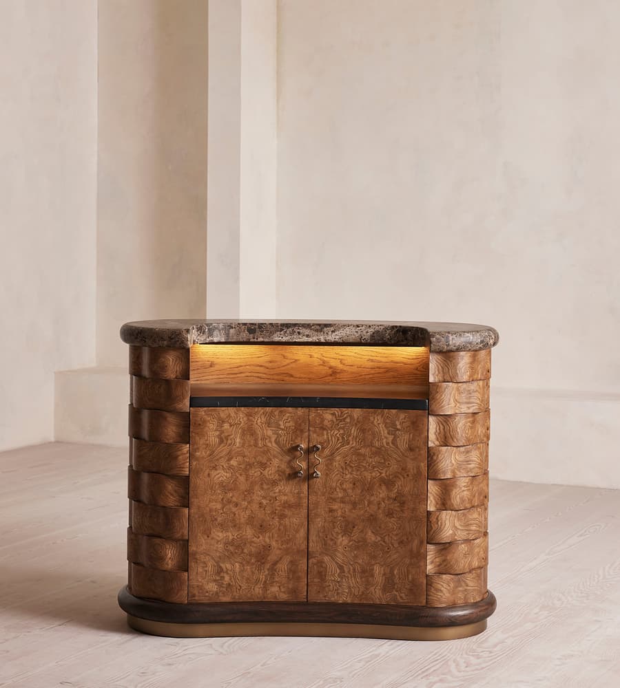 Locanda Bar, Dark Emperador Marble