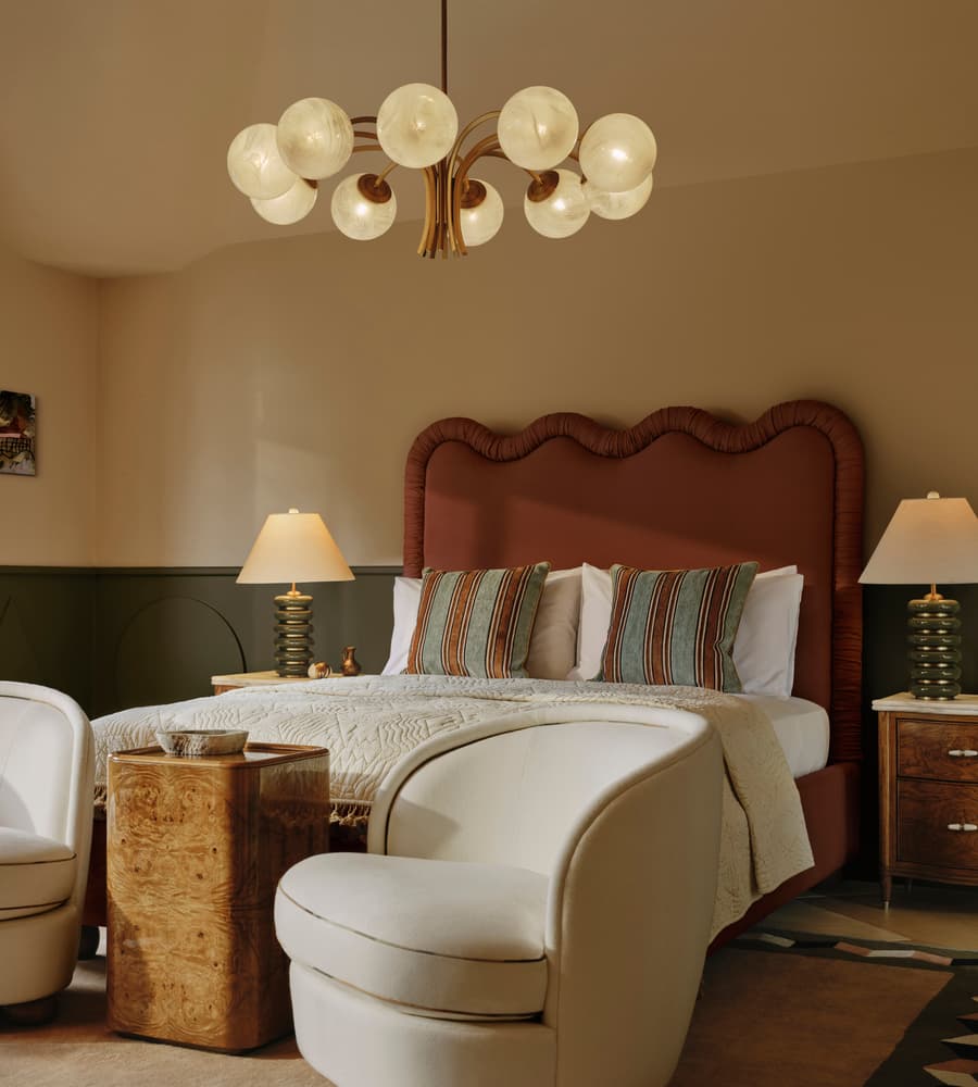 Tristan Bed, King, Linen, Sienna