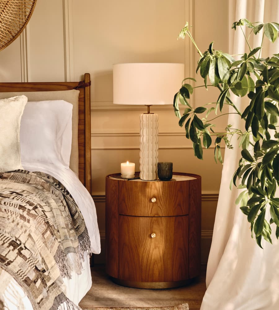 Finn Table Lamp, White