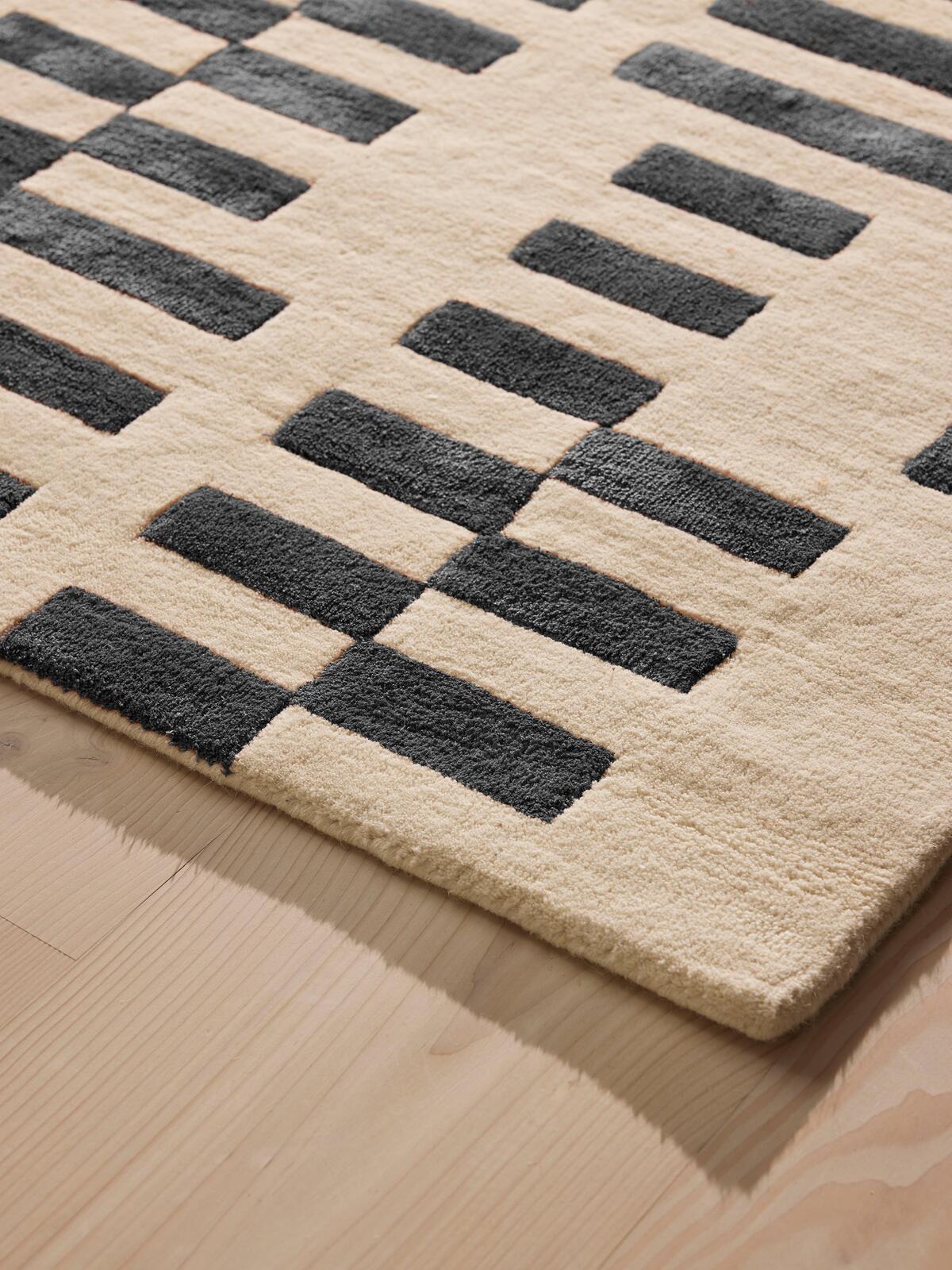 Raya Rug Black, 170 x 240cm - Soho Home