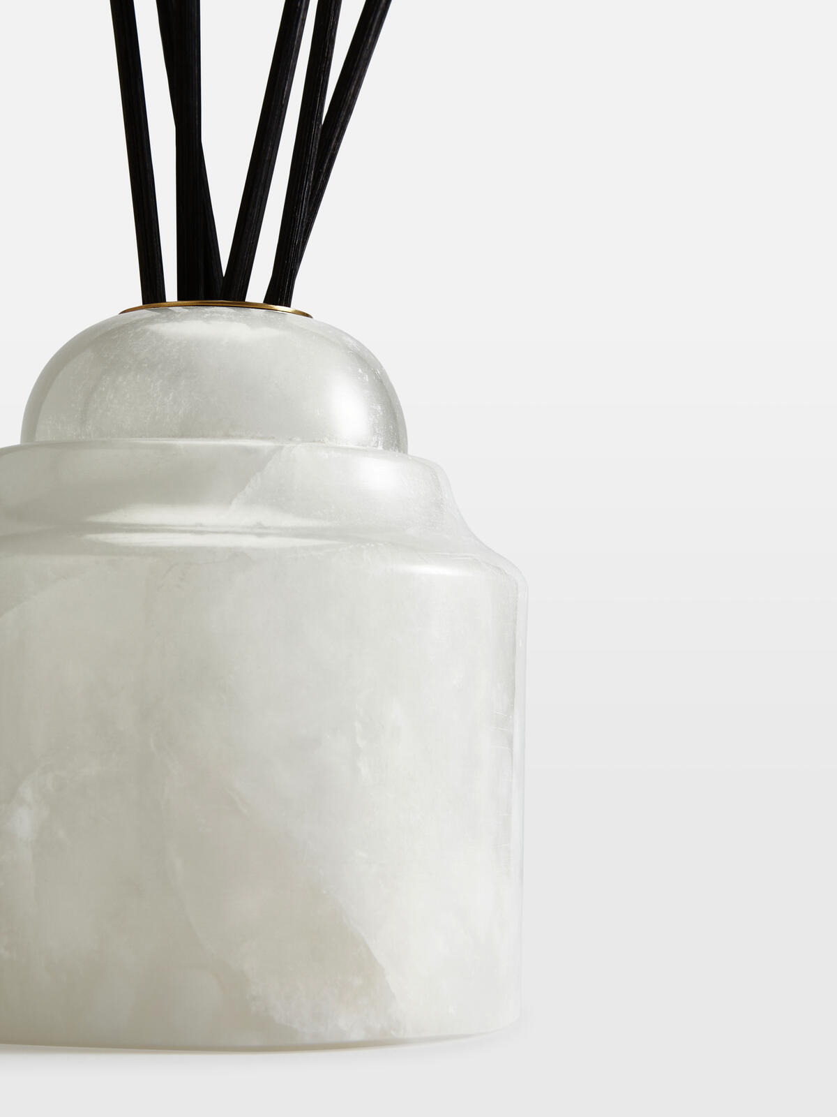 Trento Fig Verde Diffuser, Alabaster, 150ml - Soho Home