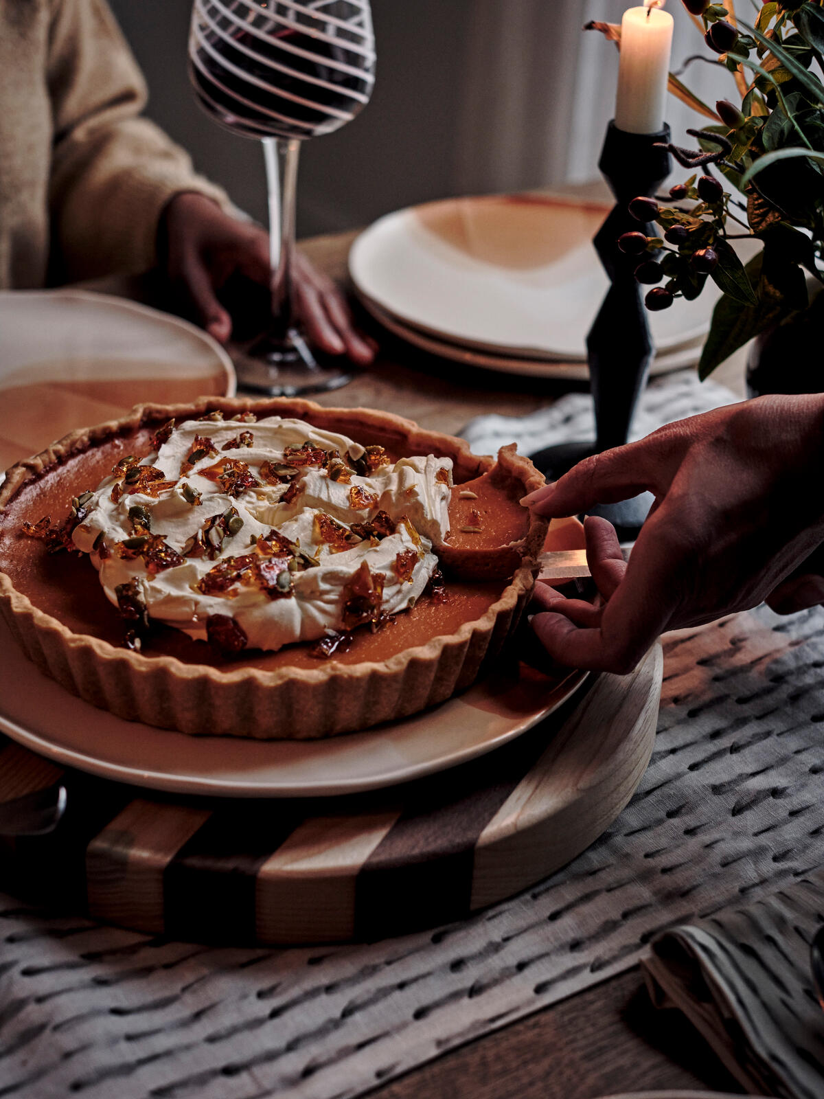 Ember Contrast Circular Chopping Board - Soho Home