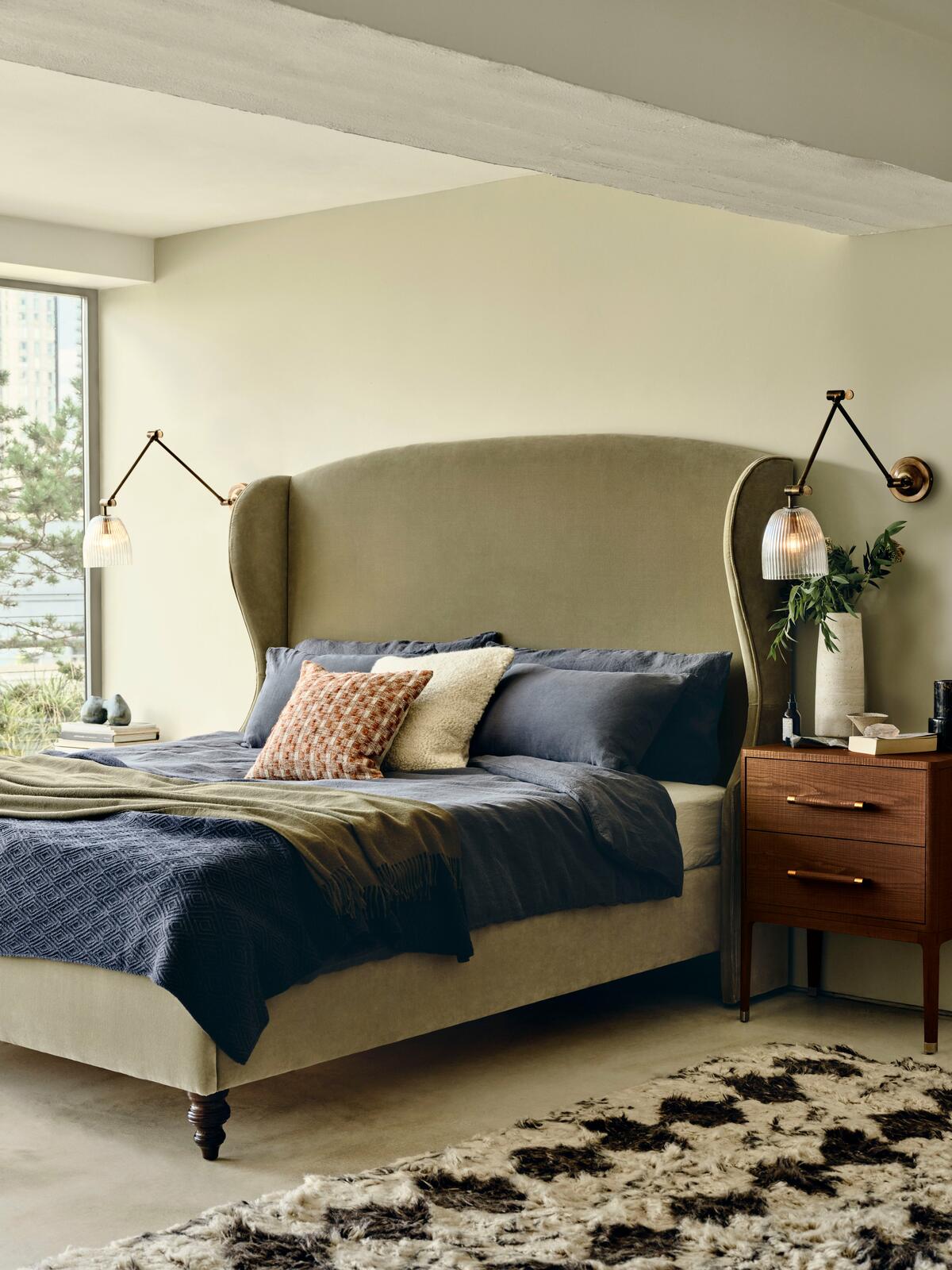 Rivas Bed, Queen, Velvet, Lichen, US - Soho Home